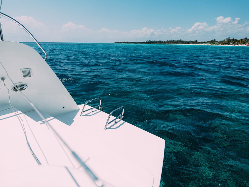 The Official Yacht Charter - Puerto Aventuras Yachting